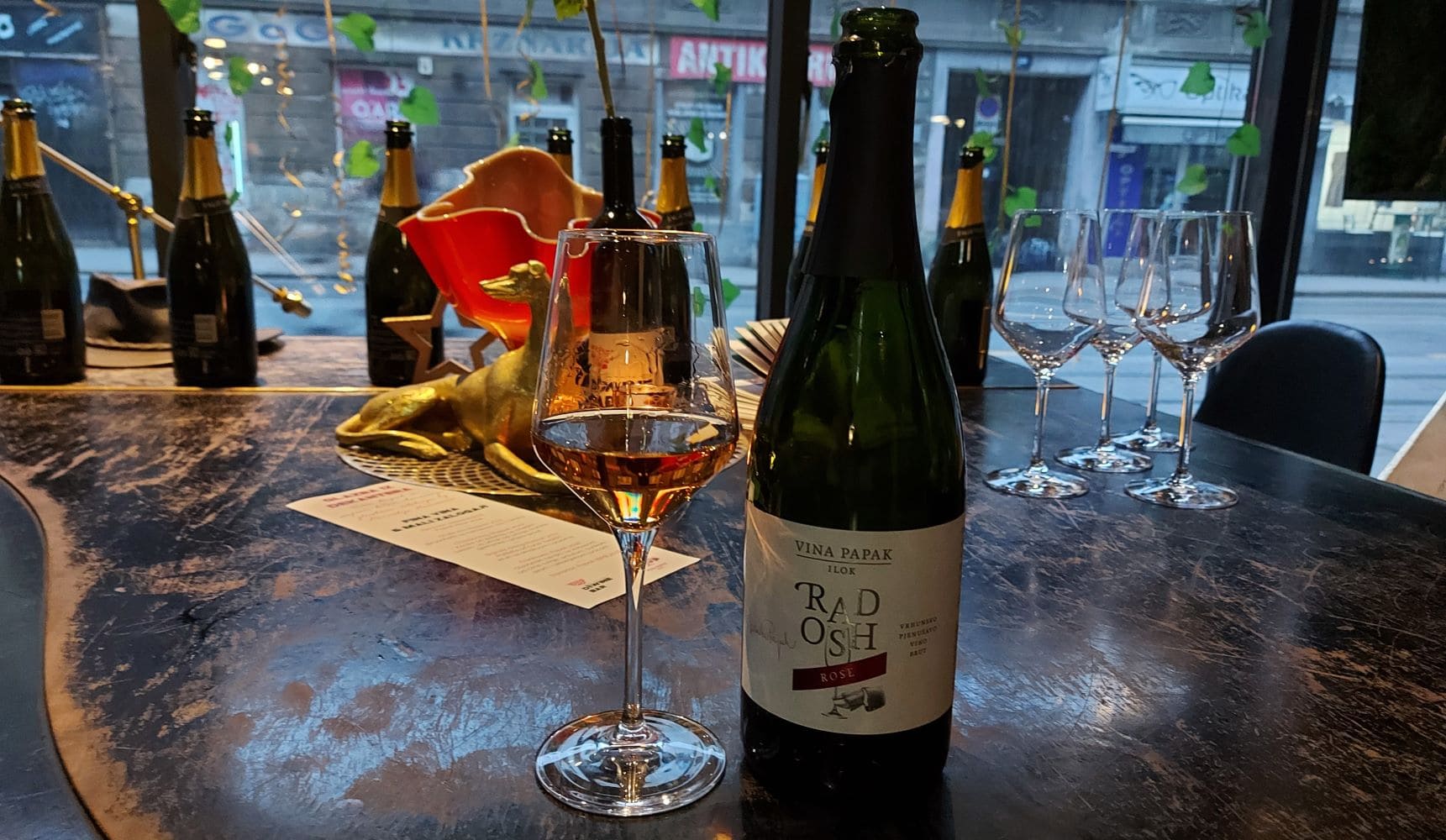 Glazba iz dekantera: Vina Papak i najveći hitovi Eurosonga ...