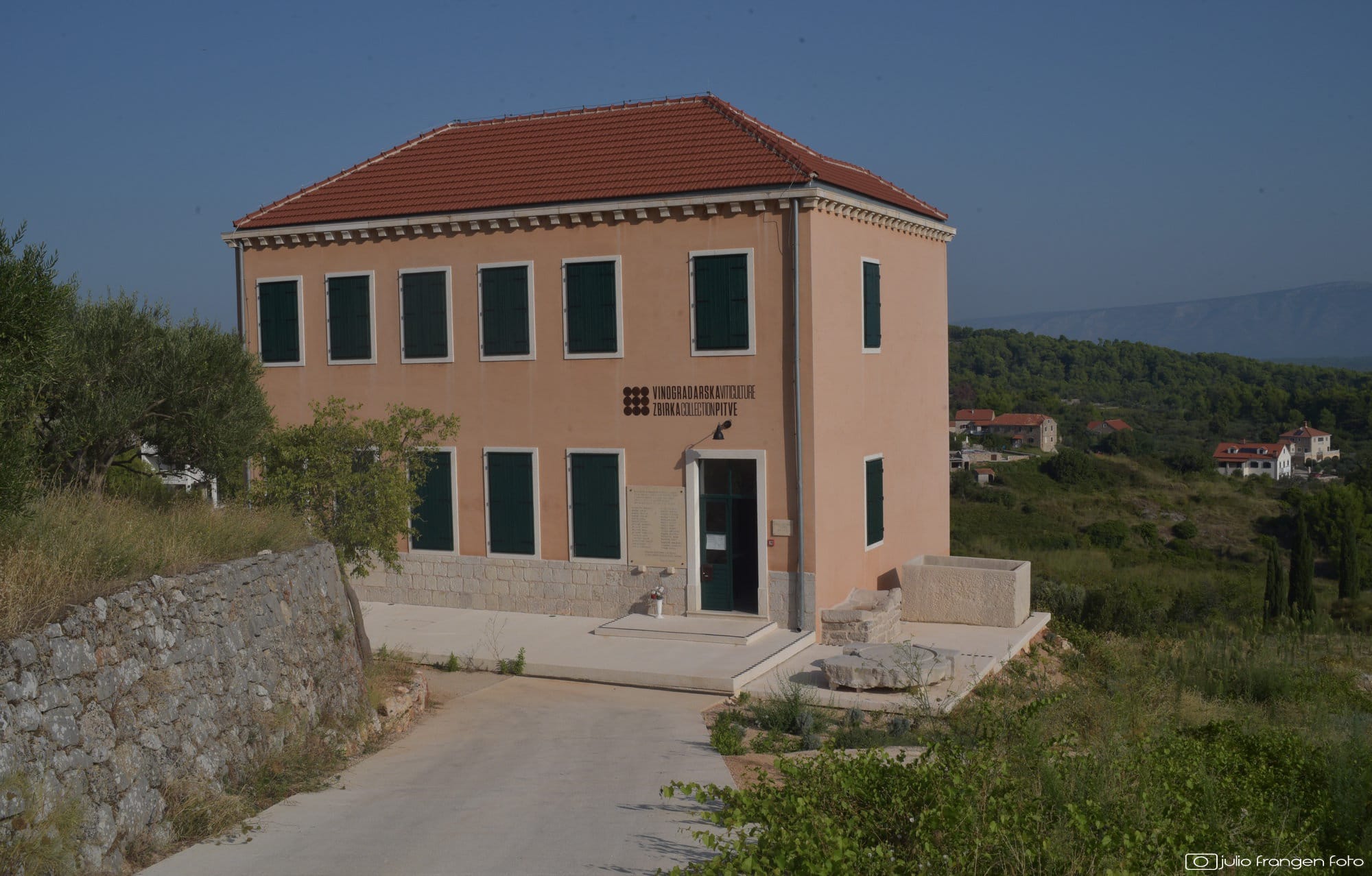 Arhiva Vinogradarska zbirka Pitve Muzeja općine Jelsa - letsdiscovercroatia